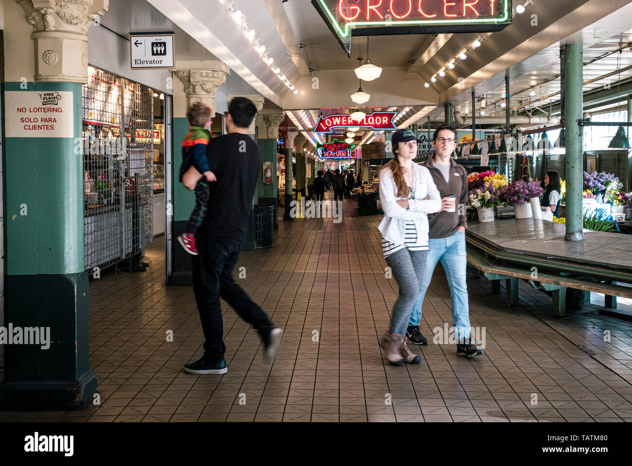 Seattle farmers market town city hi-res stock photography and images ...