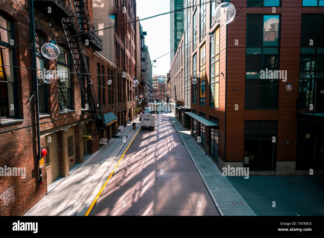 Beautiful architecture of old building and shopping street in Seattle ...