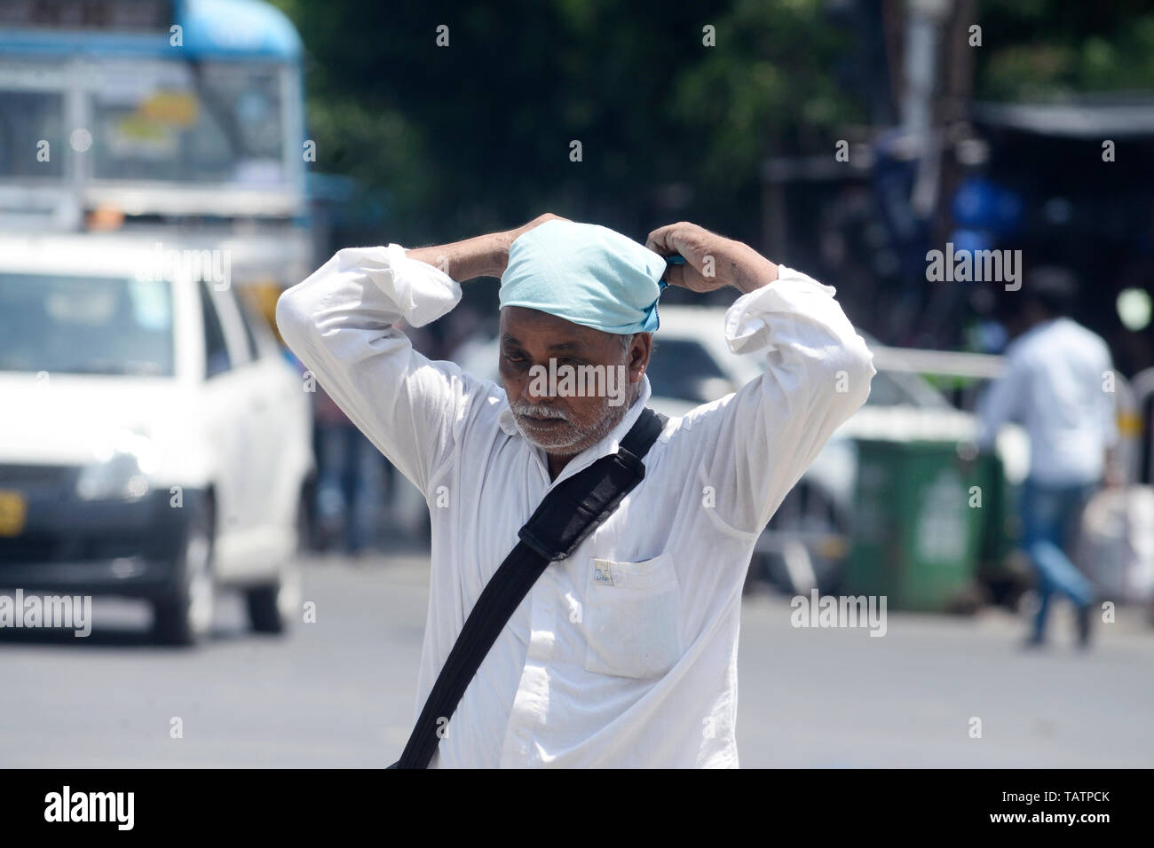 Handkerchief head sun hi-res stock photography and images - Alamy