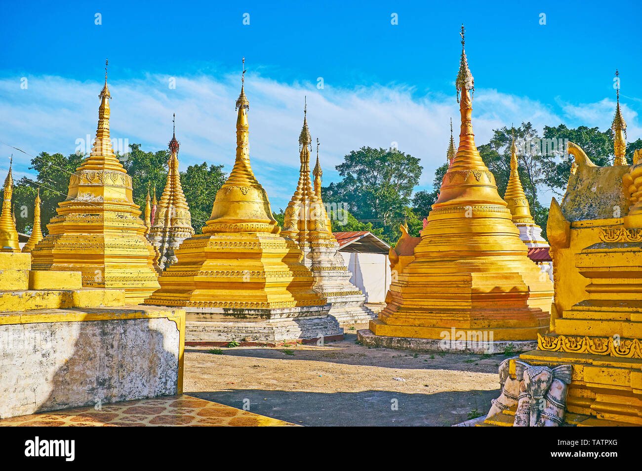 Shwe shwe patterns hi-res stock photography and images - Alamy