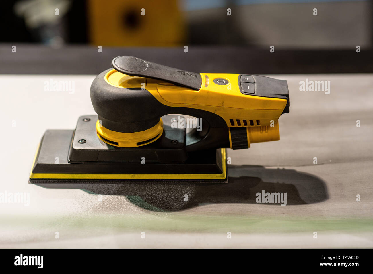 Car body shop tools hi-res stock photography and images - Alamy