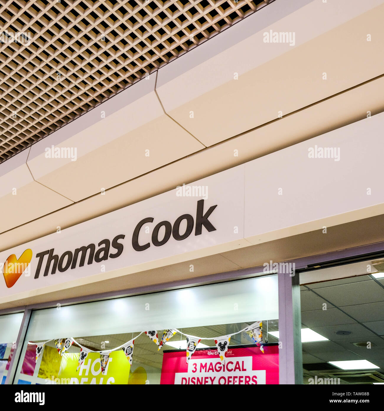 High street travel agents hi-res stock photography and images - Alamy