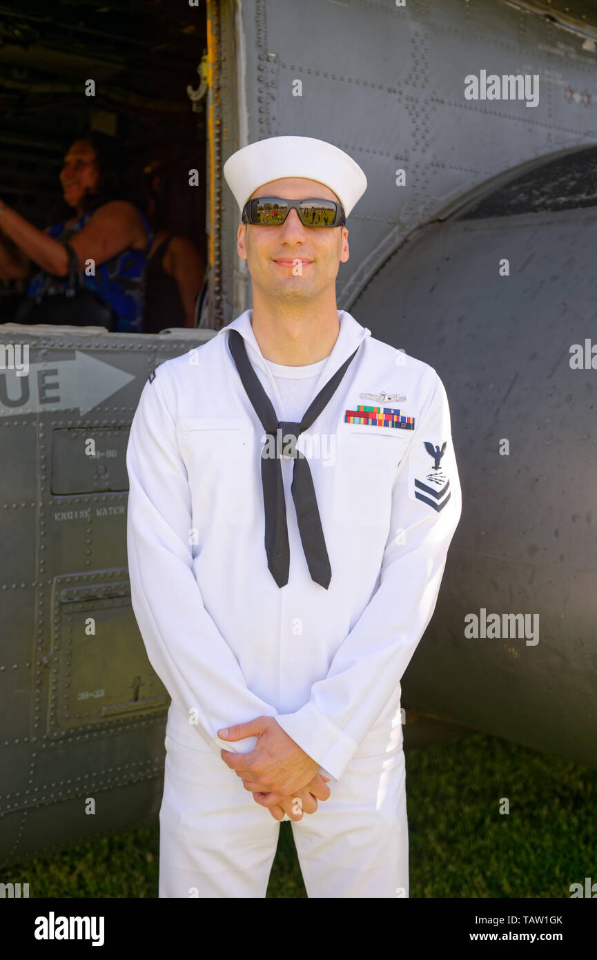 Navy operational support center nosc hi-res stock photography and ...