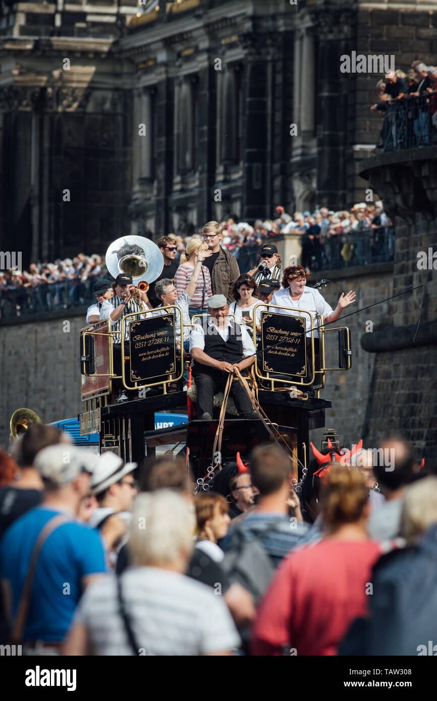 Dixieland parade hi-res stock photography and images - Alamy