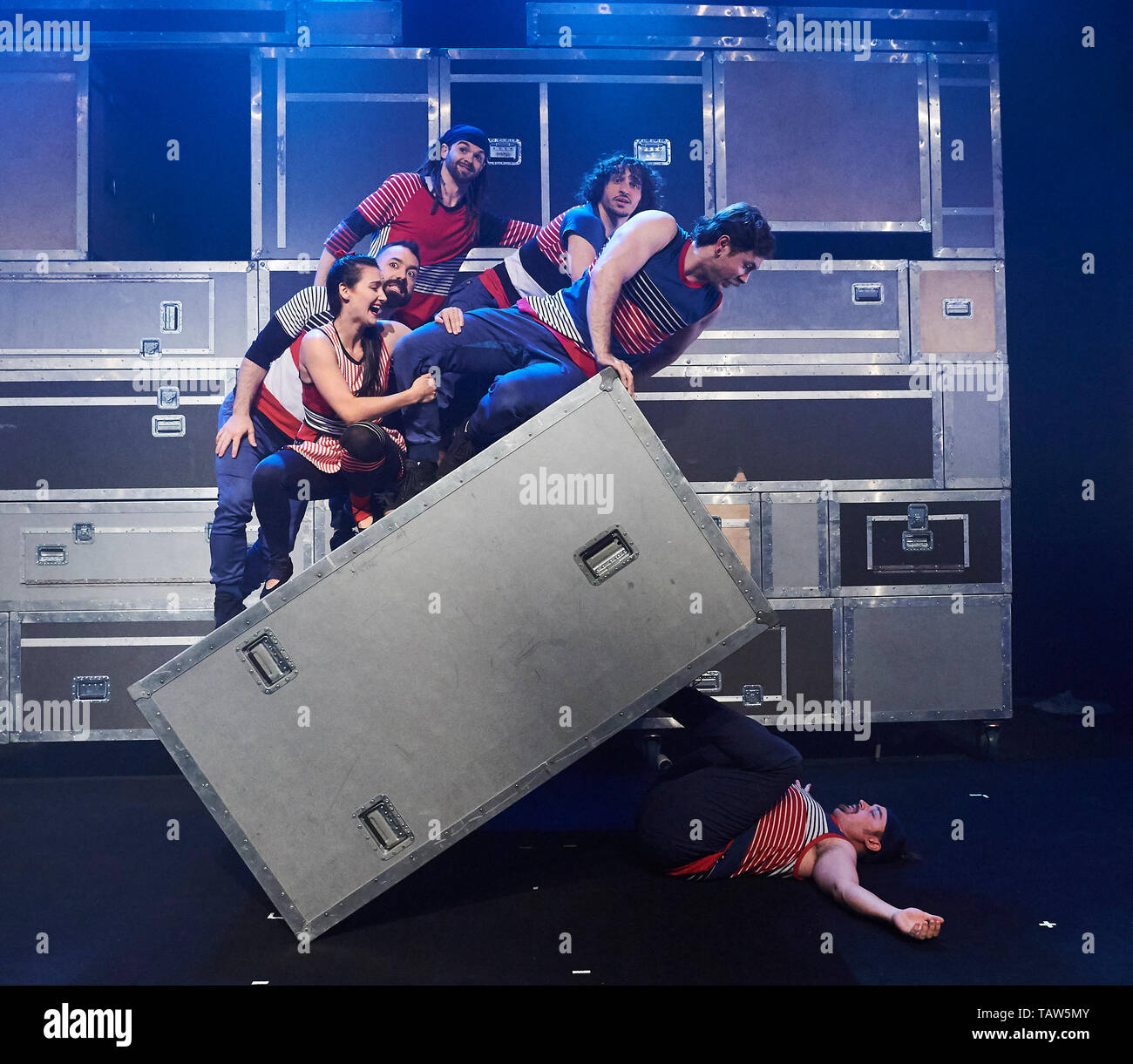 Renowned circus troupe hi-res stock photography and images - Alamy