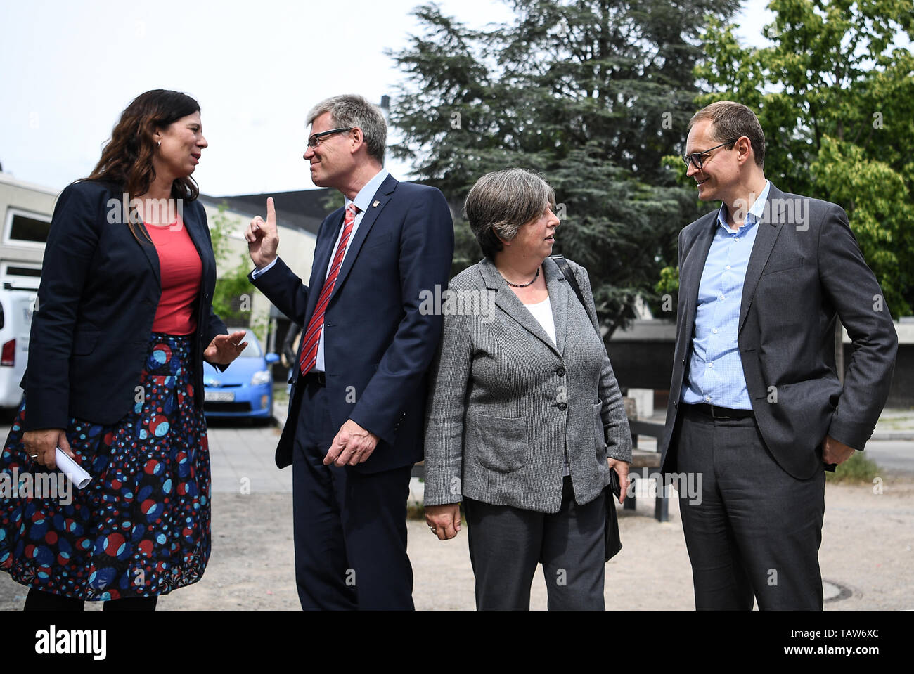 Berlin, Germany. 28th May, 2019. Sandra Scheeres (SPD, l-r), Education ...
