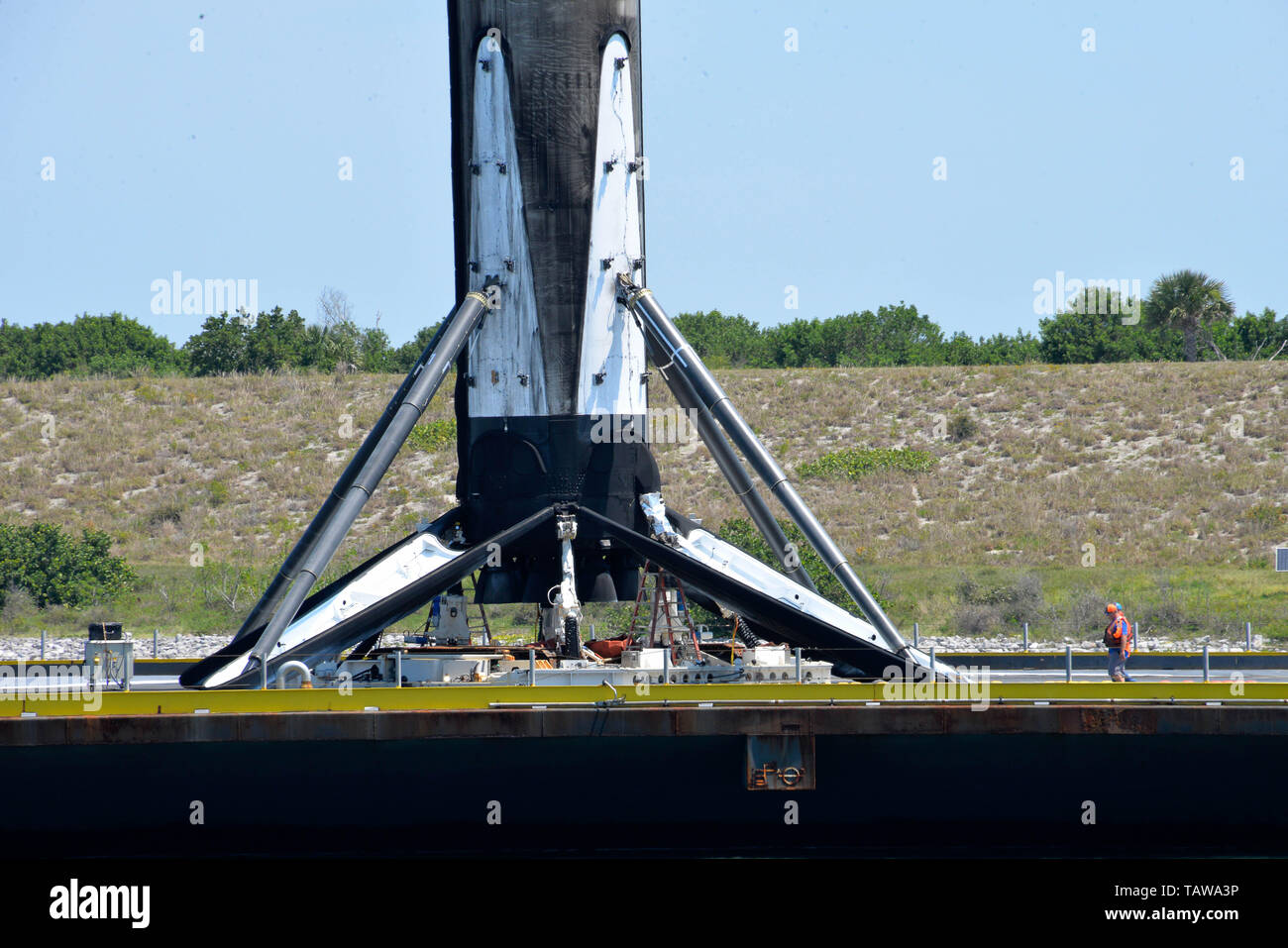Space spacex pilots boat tug boats hi-res stock photography and images ...