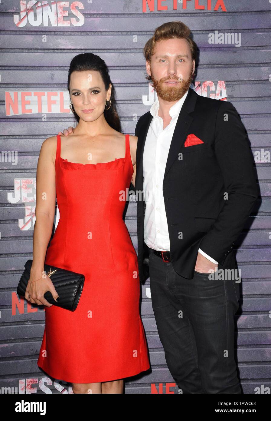 Erin cahill and paul freeman hi-res stock photography and images - Alamy