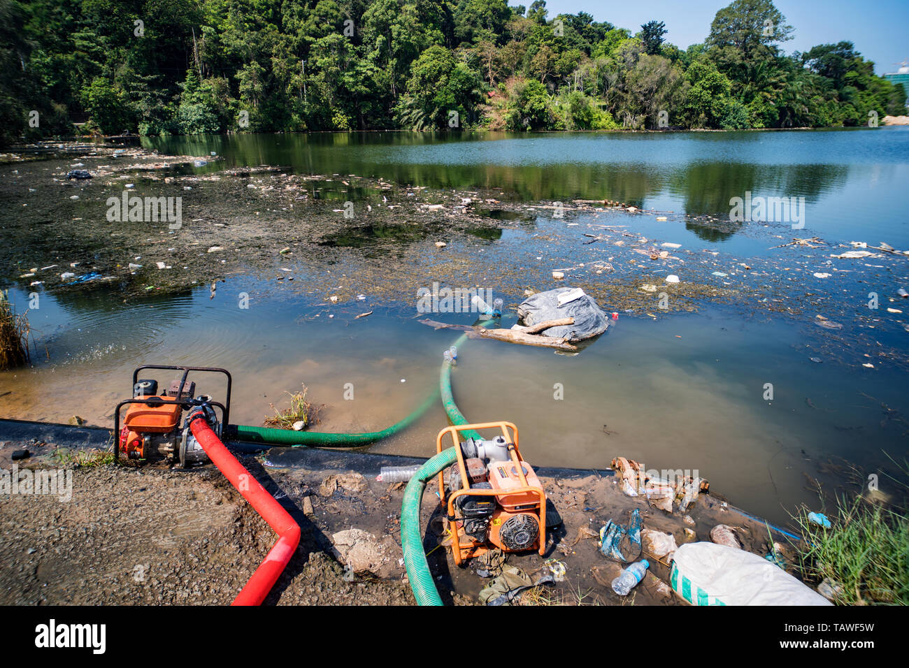 Garbage dumpsite hi-res stock photography and images - Alamy
