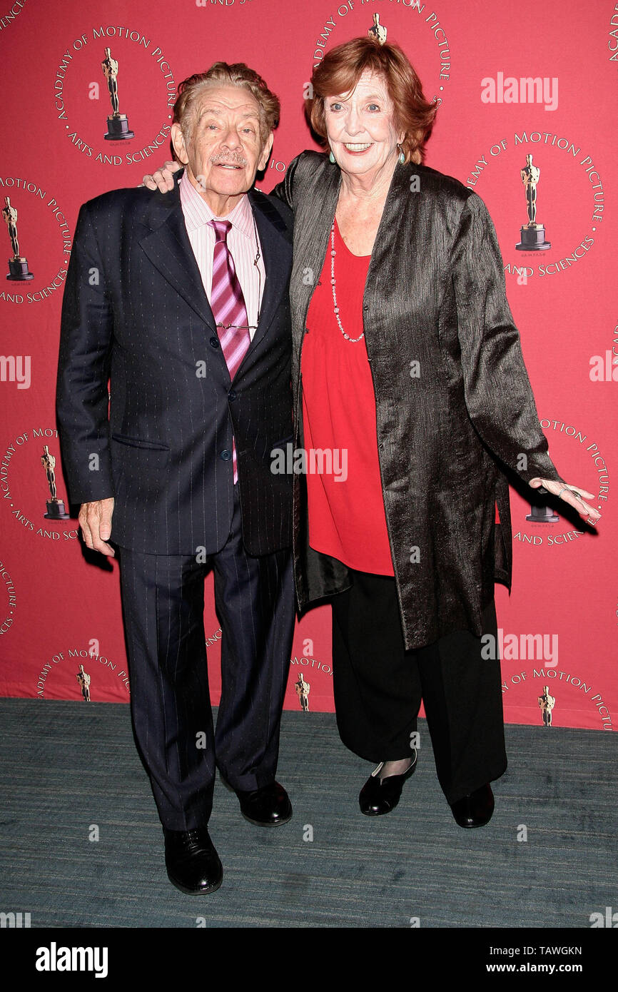 New York, USA. 24 February, 2008. Actors, Jerry Stiller, and, Anne ...