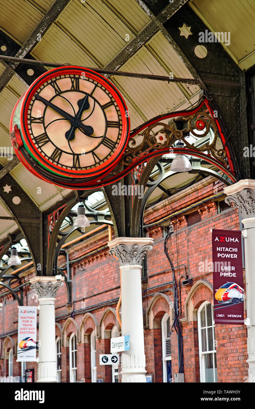 Darlington station hi-res stock photography and images - Alamy
