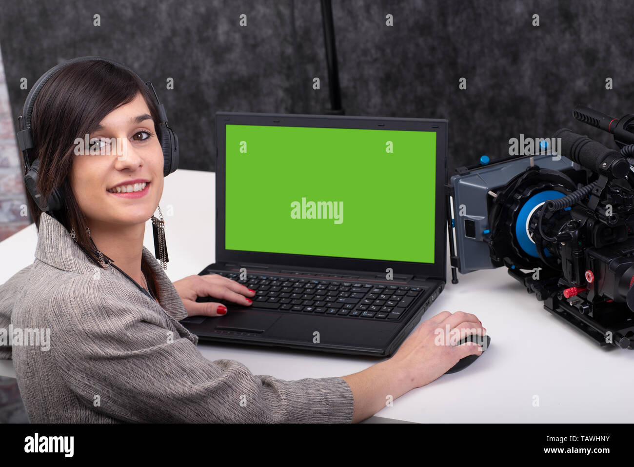Professional editor working green screen hi-res stock photography and ...