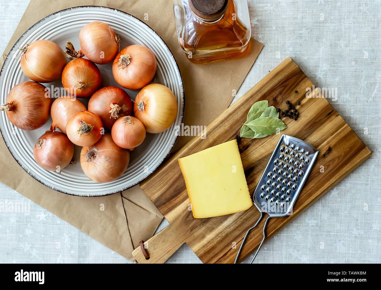 Golden gourmet onion hi-res stock photography and images - Alamy