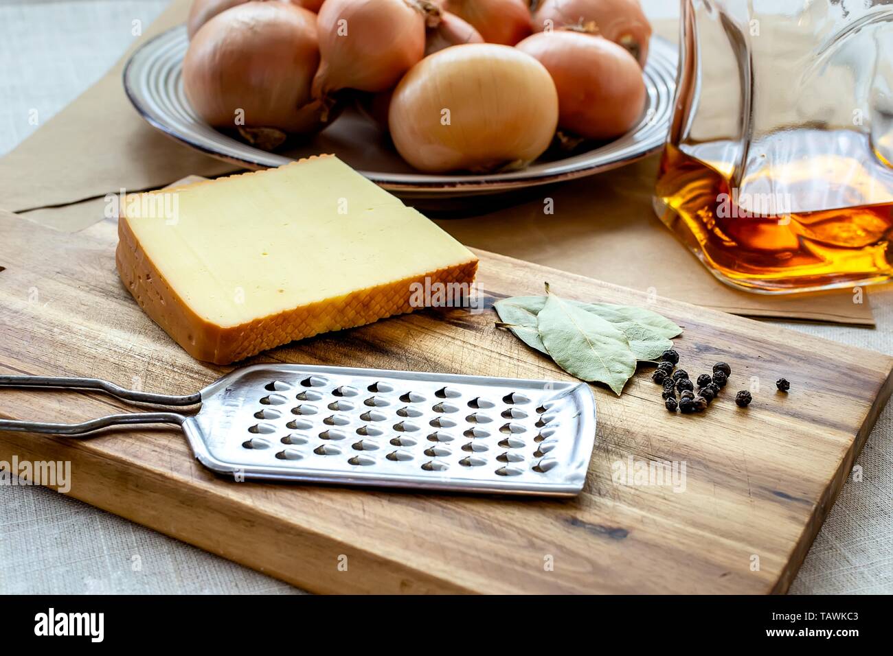 Golden gourmet onion hi-res stock photography and images - Alamy