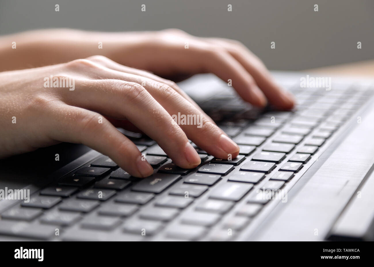 Closeup human hands typing hi-res stock photography and images - Alamy