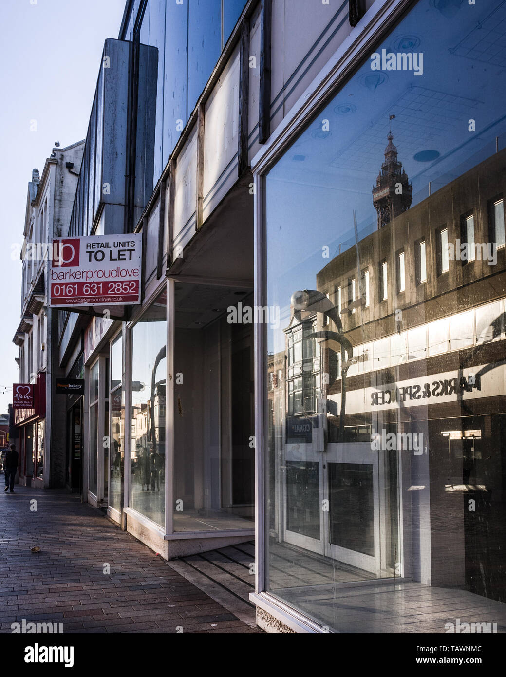 Blackpool England 26 May 2019: An empty retail shop in Blackpool to ...