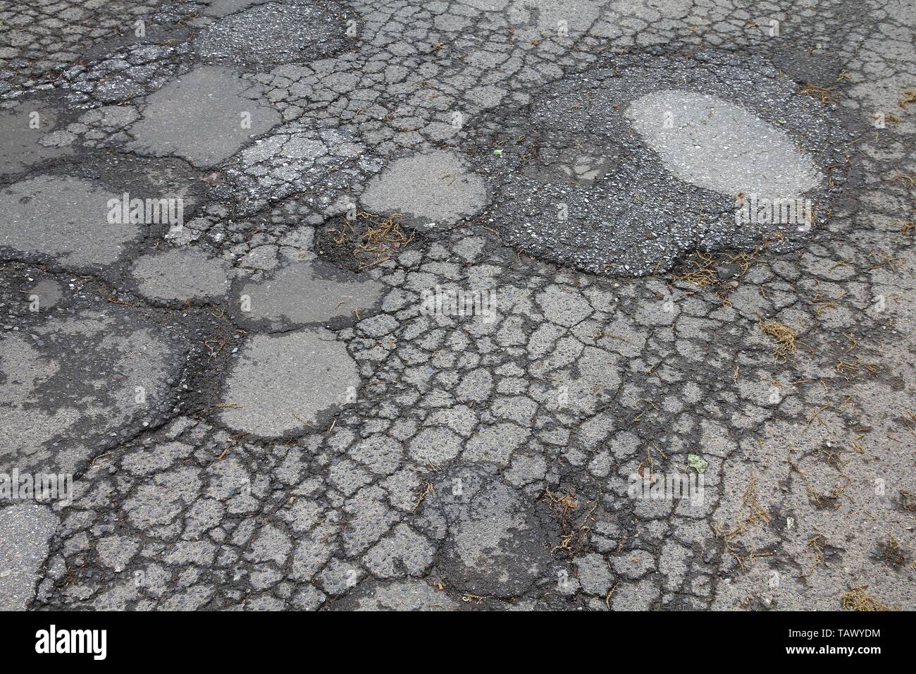 Cracks in the blacktop hi-res stock photography and images - Alamy