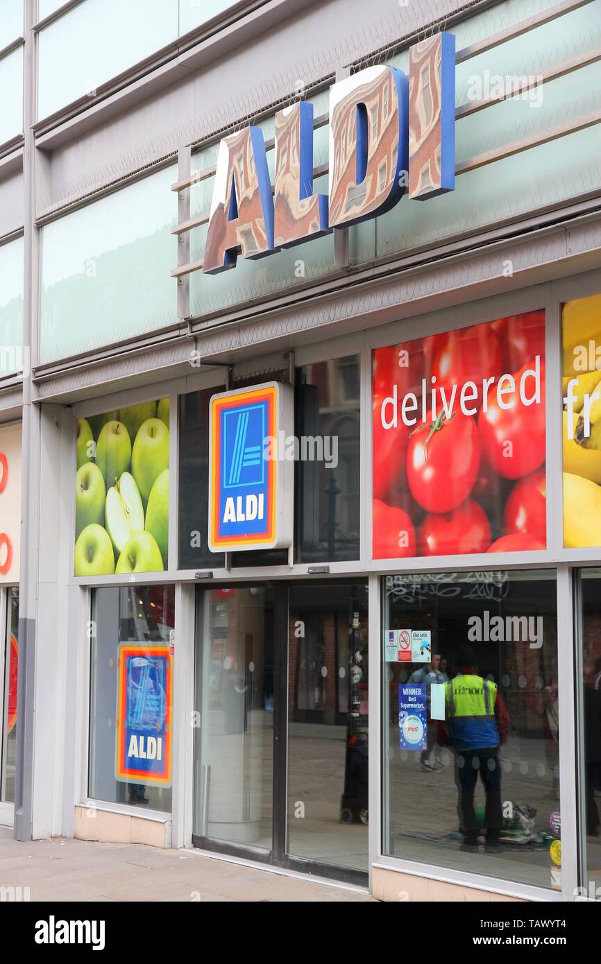 One of the largest supermarket chains in the uk hi-res stock ...