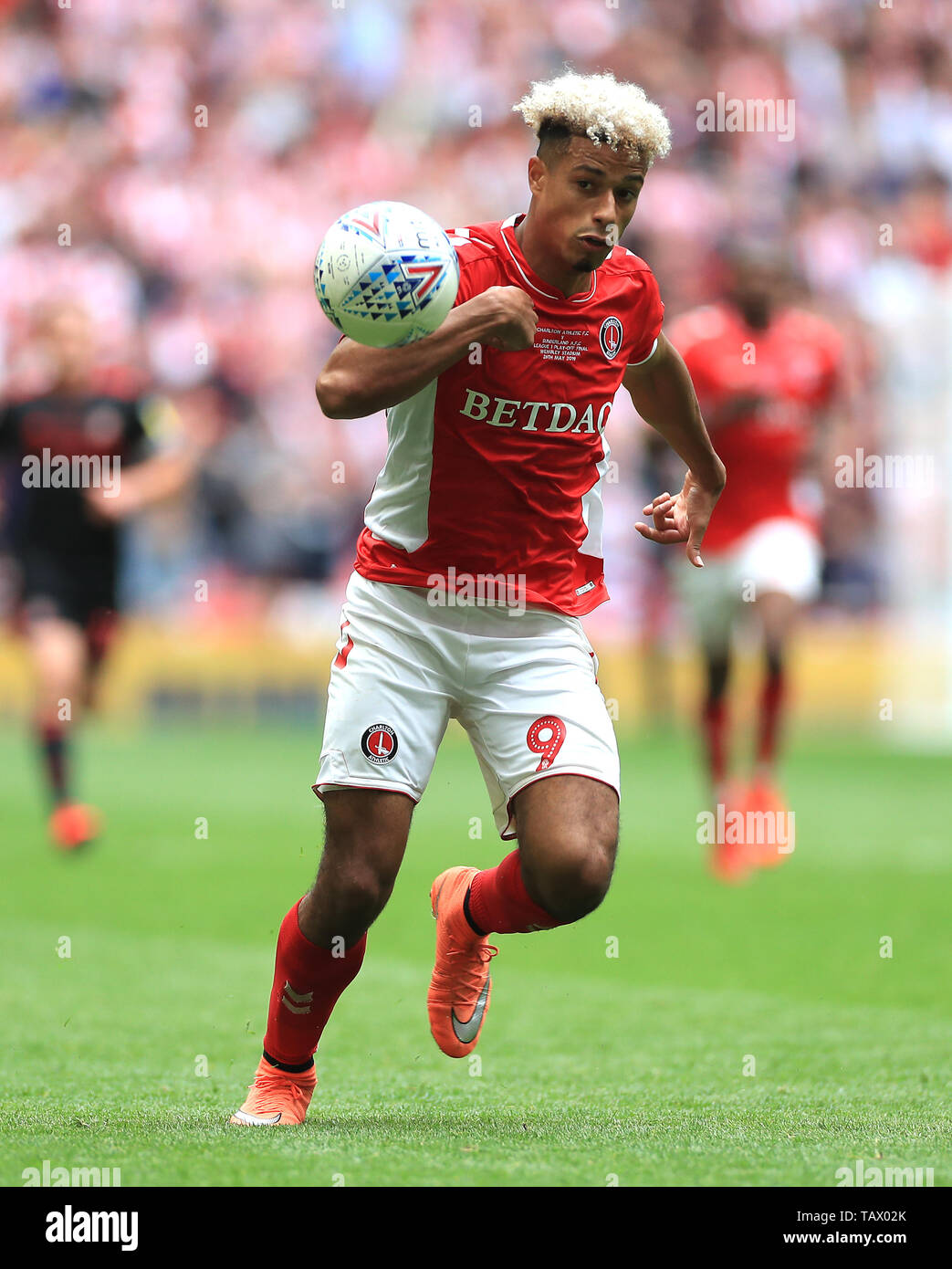 Lyle taylor of charlton athletic hi-res stock photography and images ...