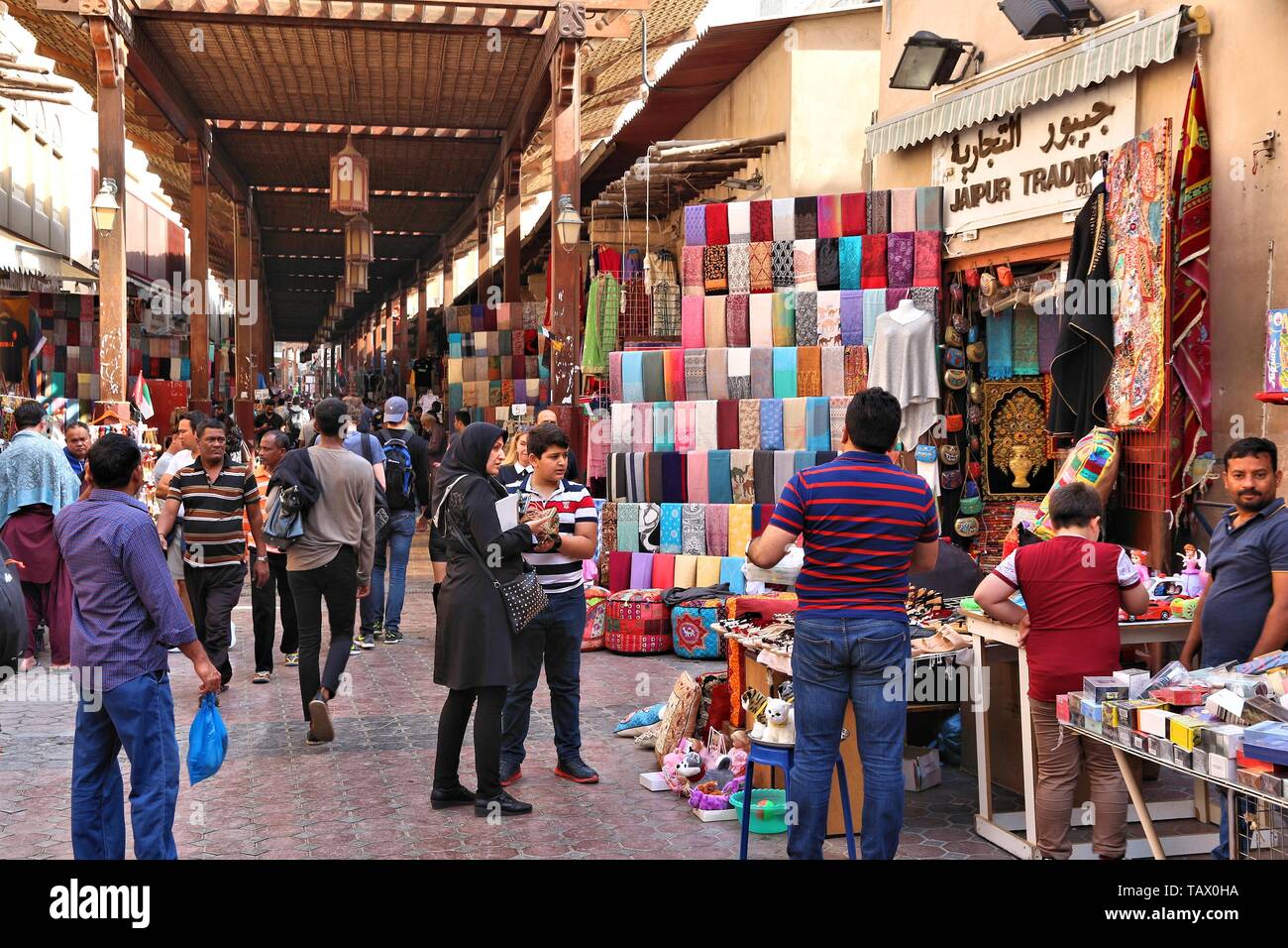 Textile market bur dubai hi-res stock photography and images - Alamy