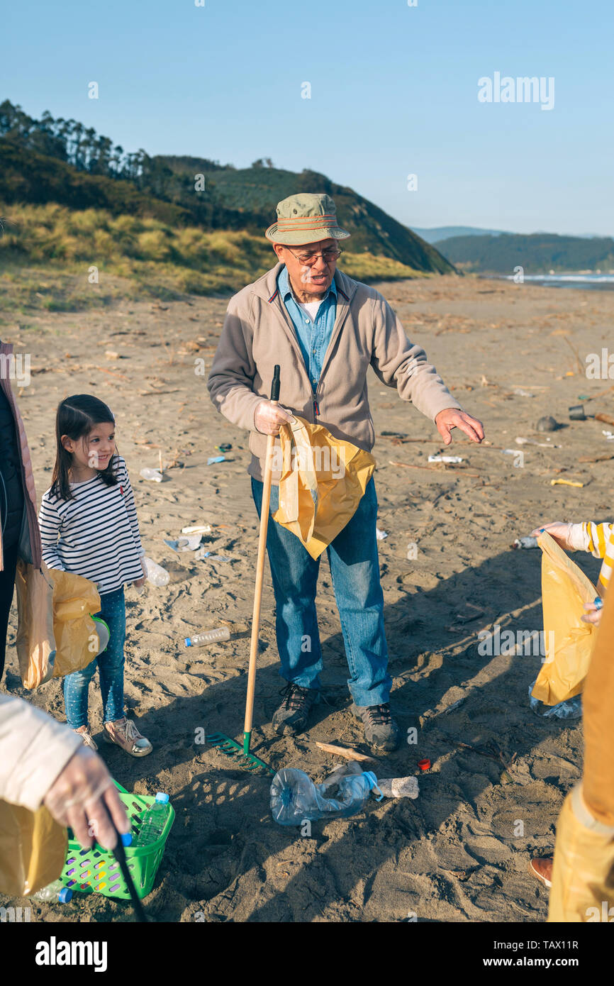 Rake clean hi-res stock photography and images - Alamy