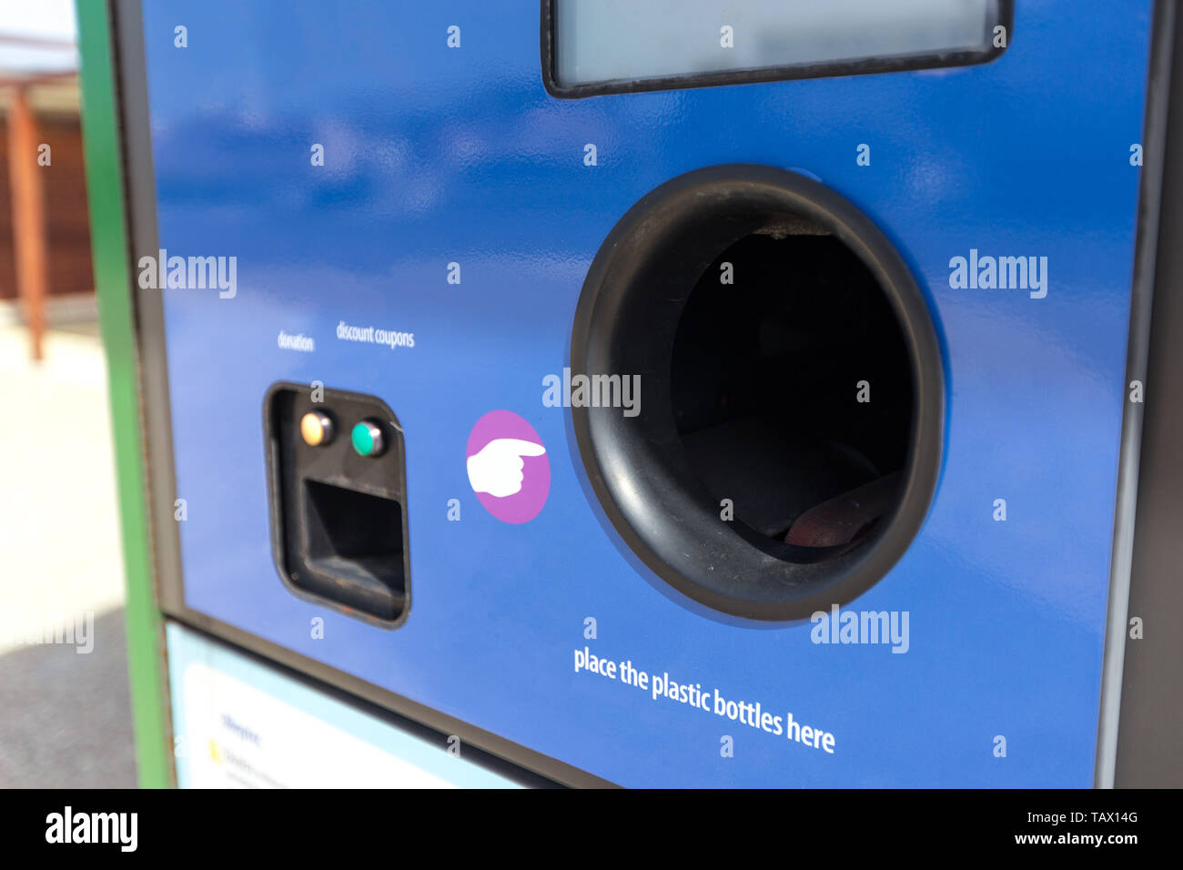 Reverse Vending Recycling Machine Stock Photo - Alamy