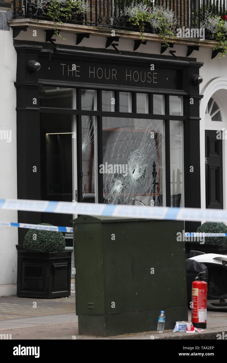 Smashed window house police hi-res stock photography and images - Alamy