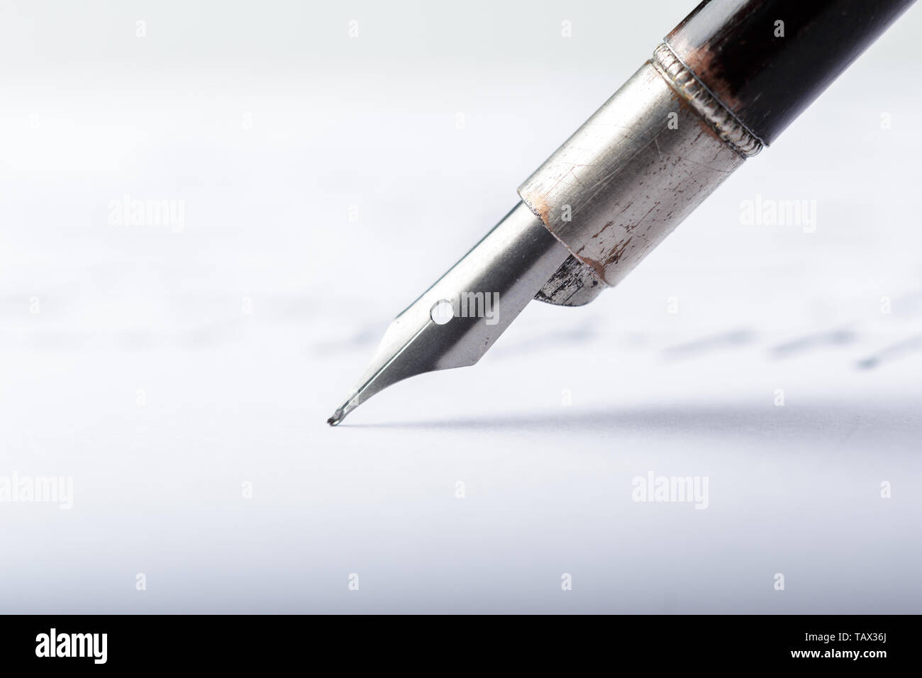 Fountain pen on an antique handwritten letter Stock Photo - Alamy