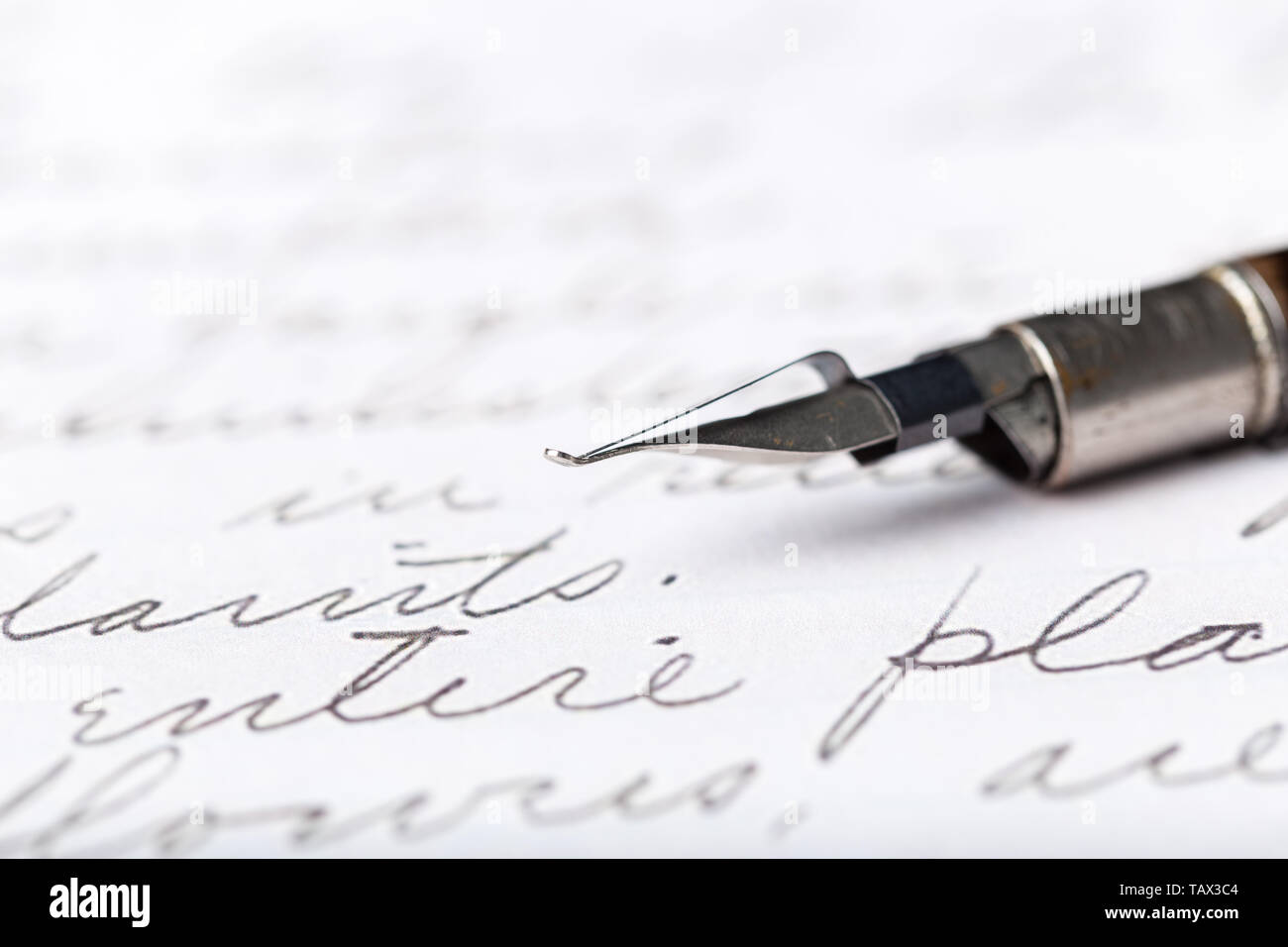 Fountain pen on an antique handwritten letter Stock Photo - Alamy