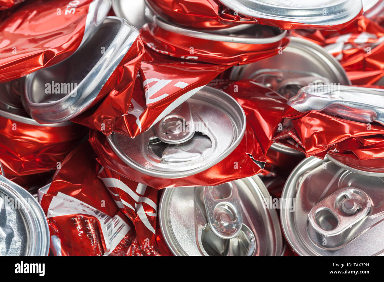 Compressed aluminium can Stock Photo - Alamy