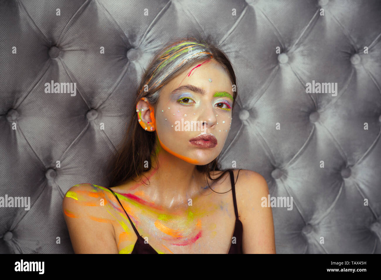 Art visage hi-res stock photography and images - Alamy