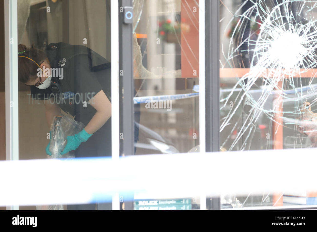 Smashed window house police hi-res stock photography and images - Alamy