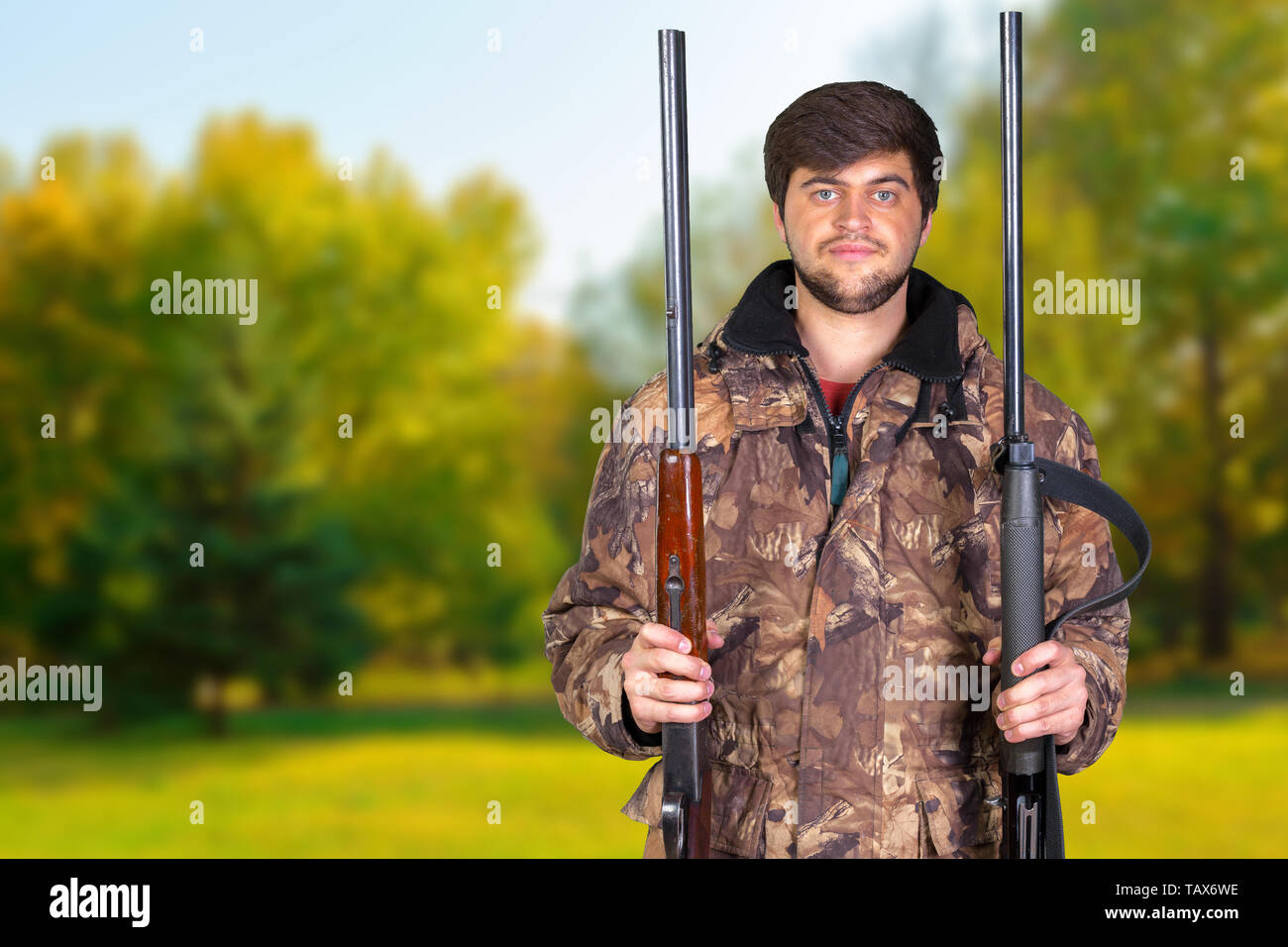 hunter with his rifle Stock Photo - Alamy