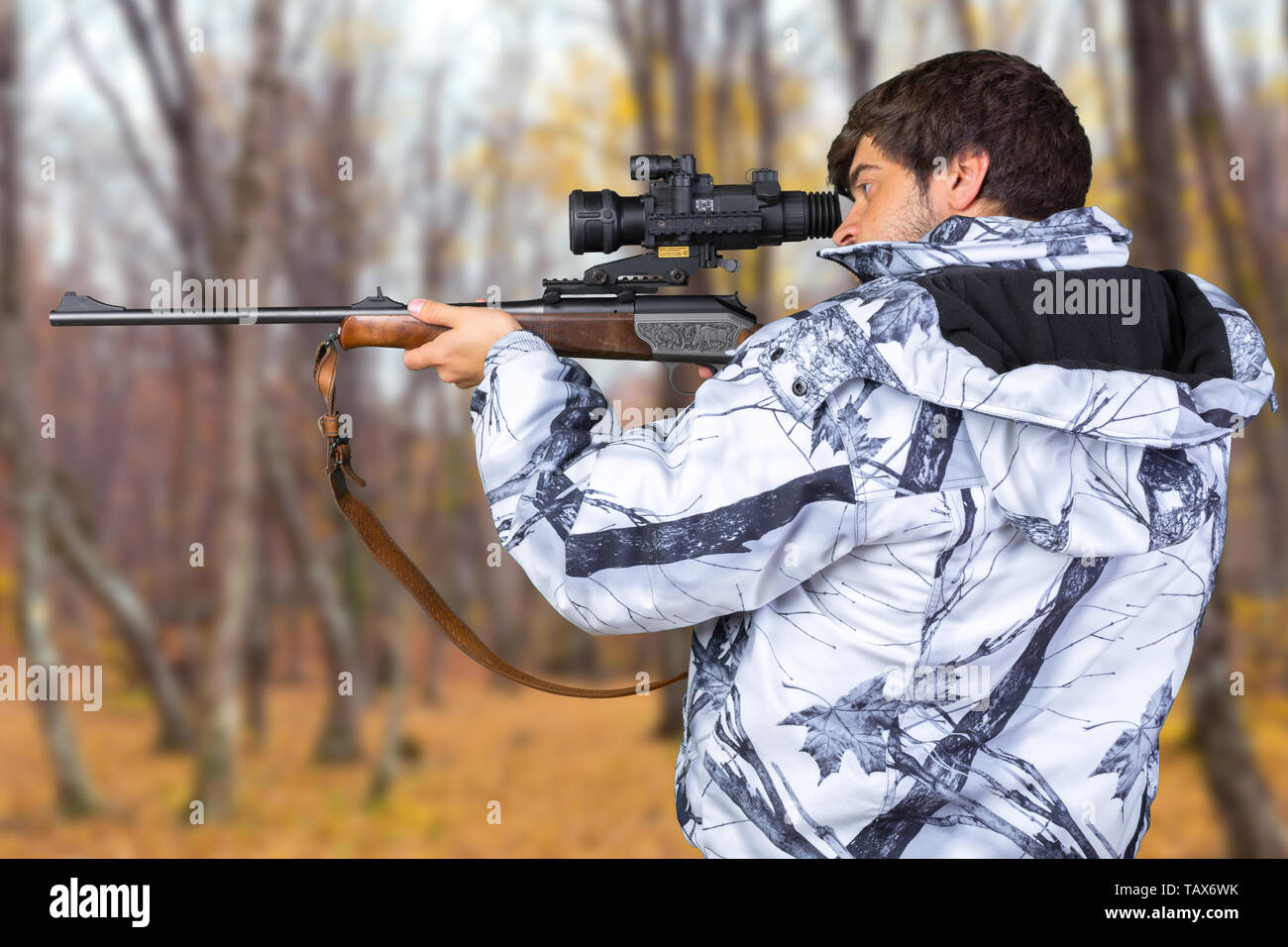 hunter with his rifle Stock Photo - Alamy