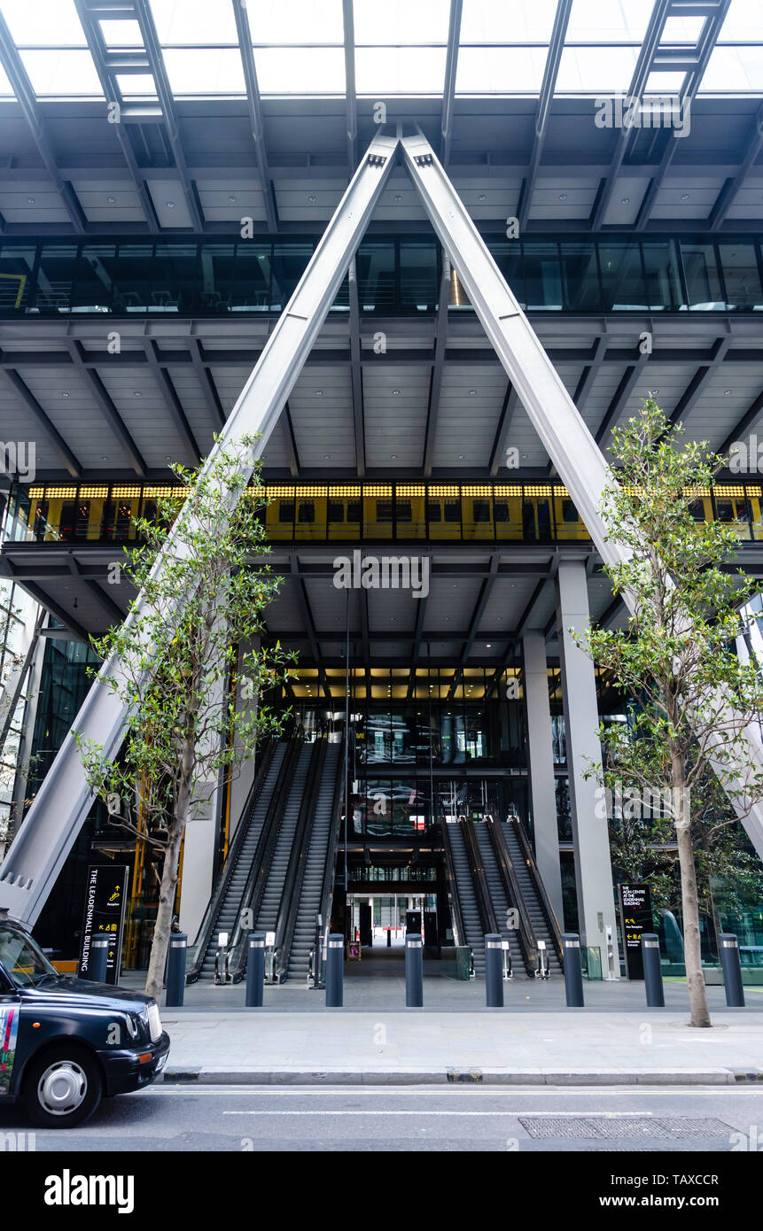Leadenhall building city of london hi-res stock photography and images ...