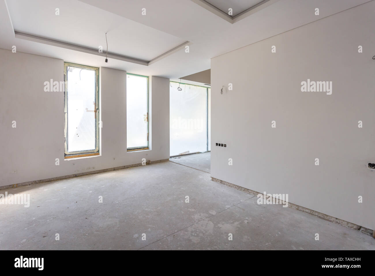 Empty room without repair. interior of white wall Stock Photo - Alamy