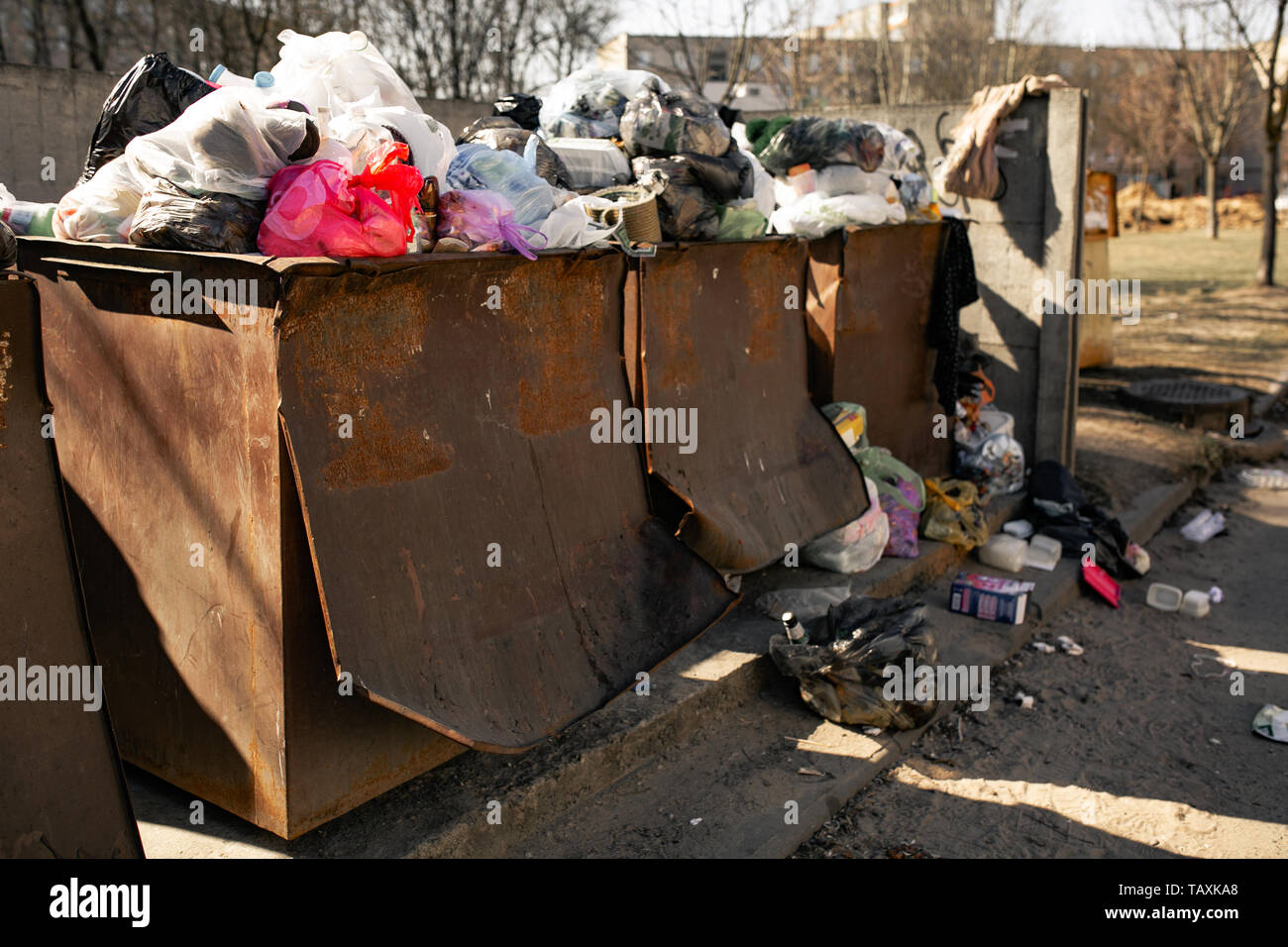 Overfilled refuse bin hi-res stock photography and images - Alamy
