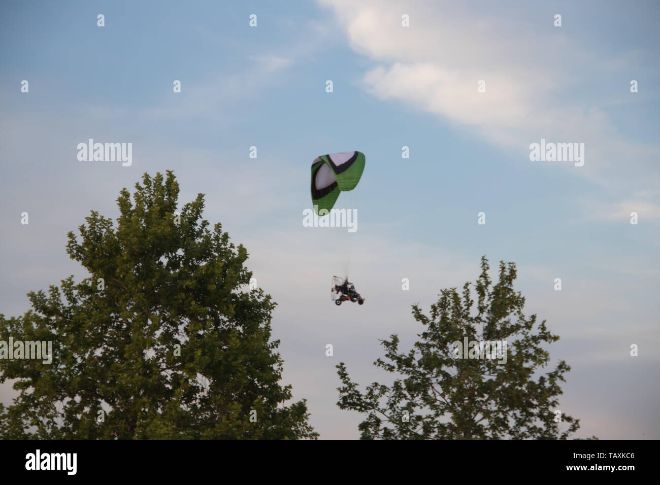 First lesson of paragliding in tandem, free as a bird Stock Photo - Alamy