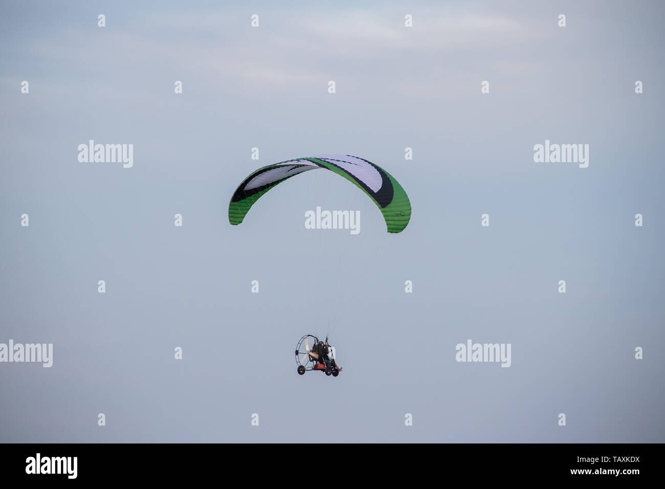 First lesson of paragliding in tandem, free as a bird Stock Photo - Alamy