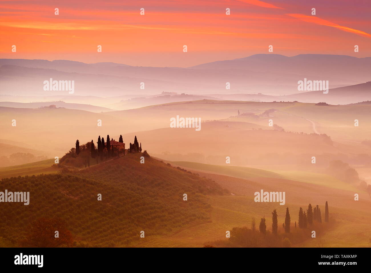 Tuscany sunrise hi-res stock photography and images - Alamy