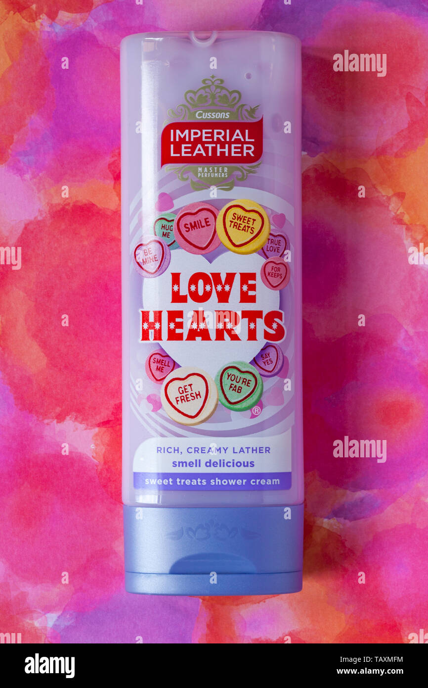 Imperial leather love hearts shower cream hi-res stock photography and ...