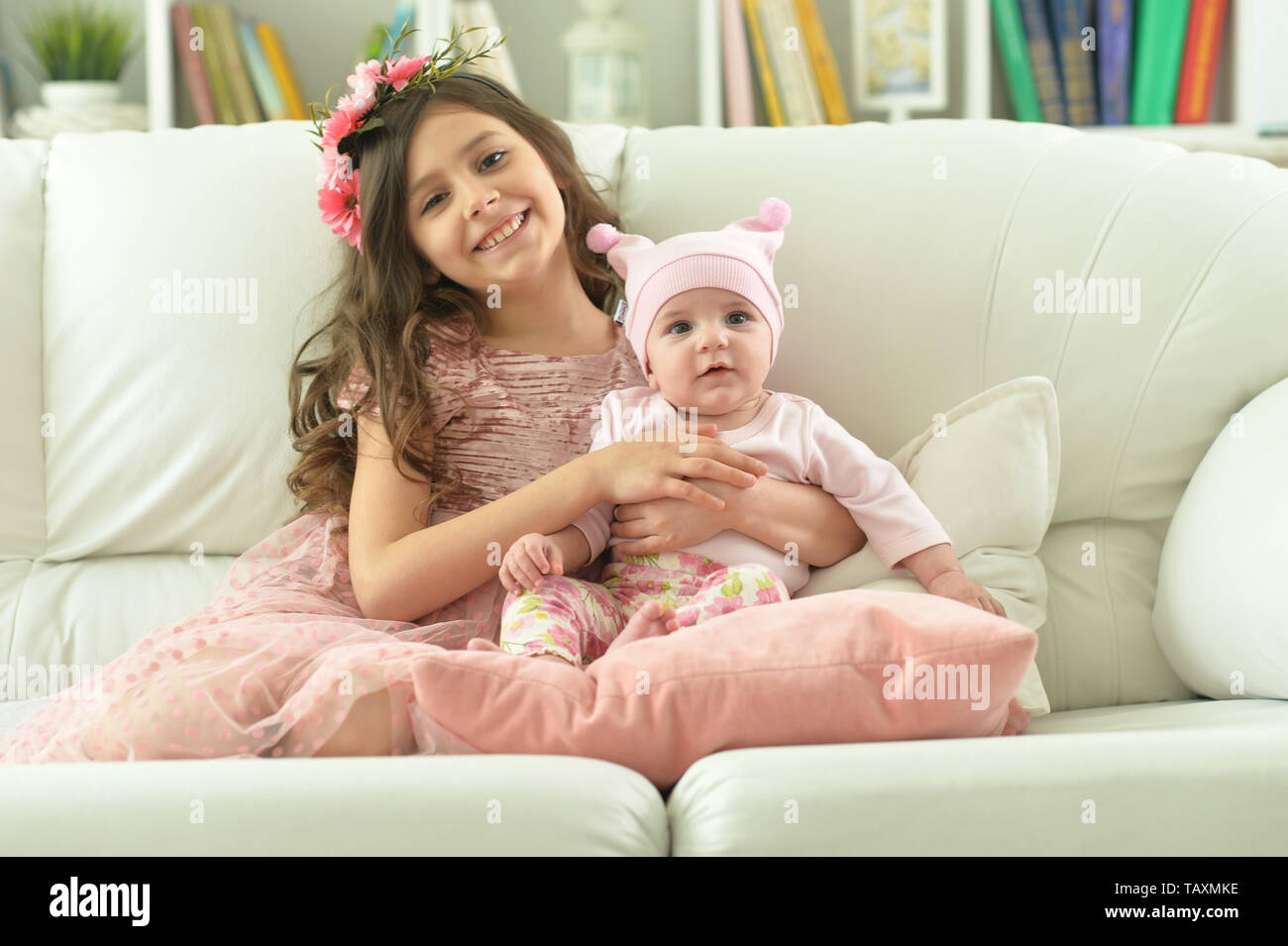 Portrait two cute kids hi-res stock photography and images - Alamy