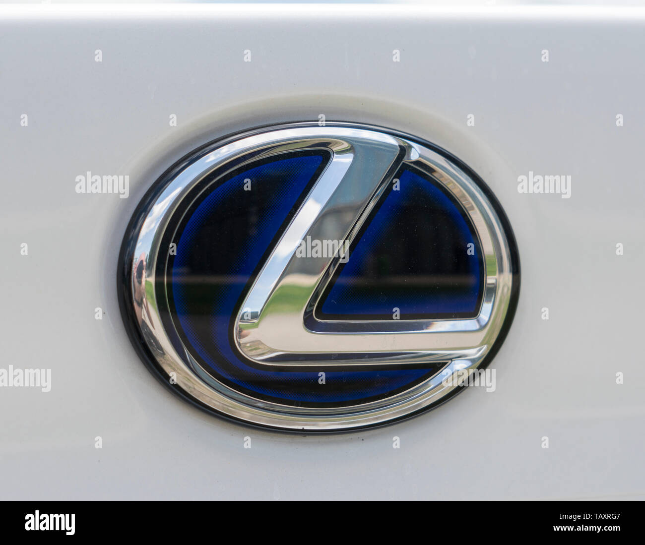 Lexus sign hi-res stock photography and images - Alamy