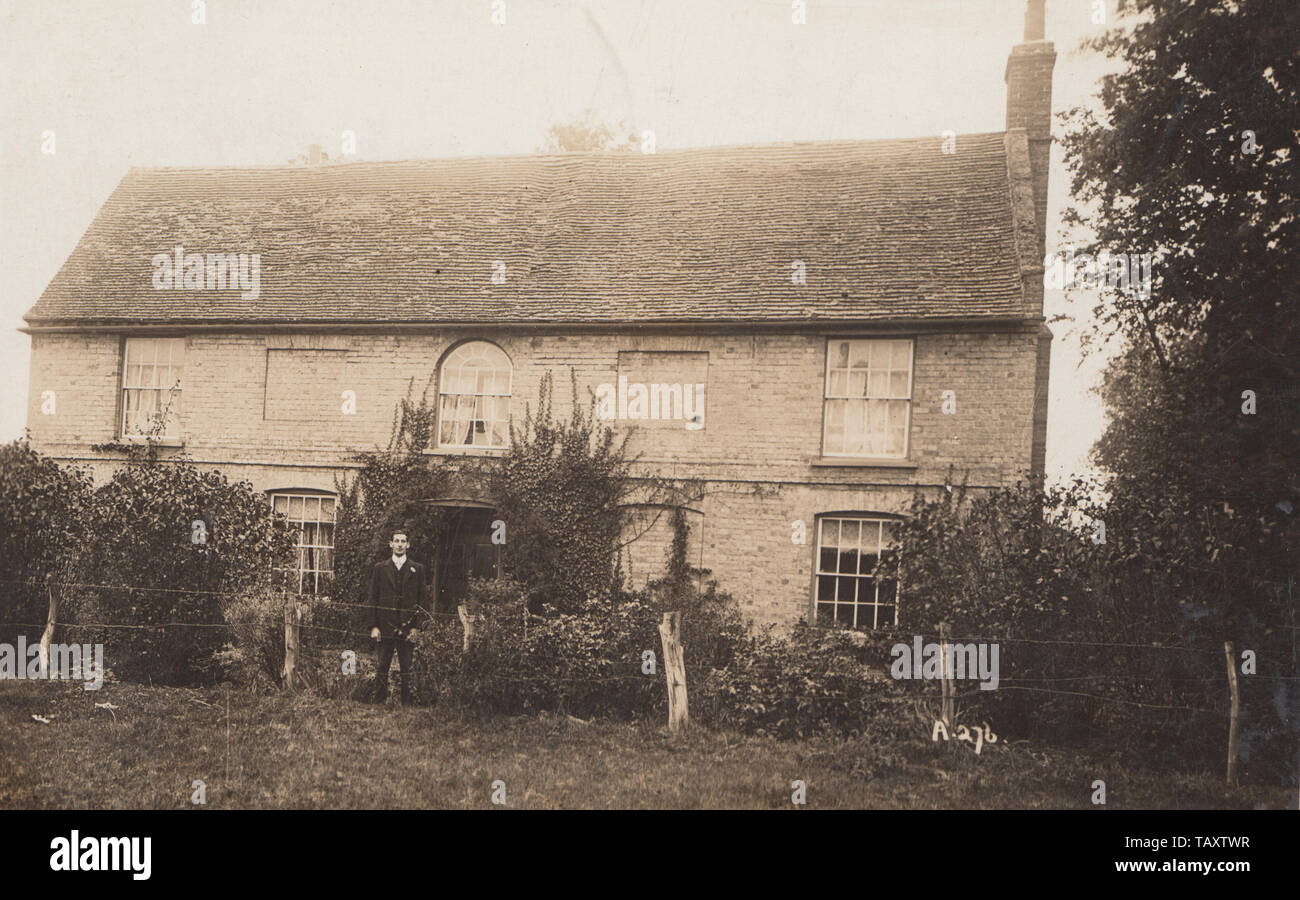 Perimeter building houses hi-res stock photography and images - Alamy