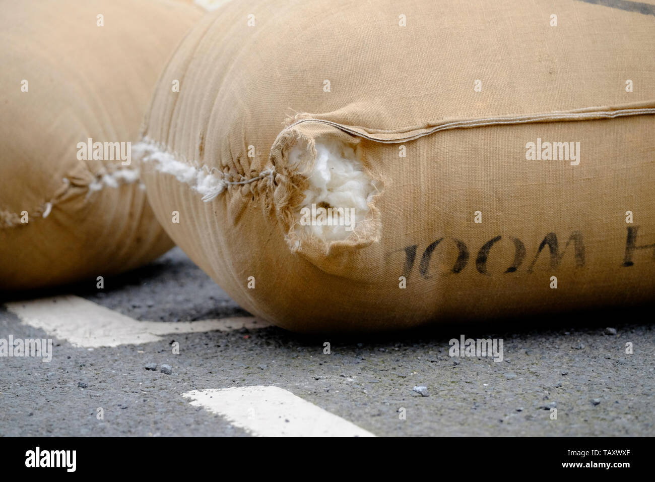 Tetbury woolsack races hi-res stock photography and images - Alamy