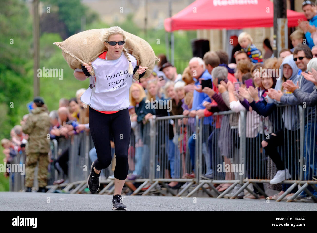Tetbury woolsack races hi-res stock photography and images - Alamy