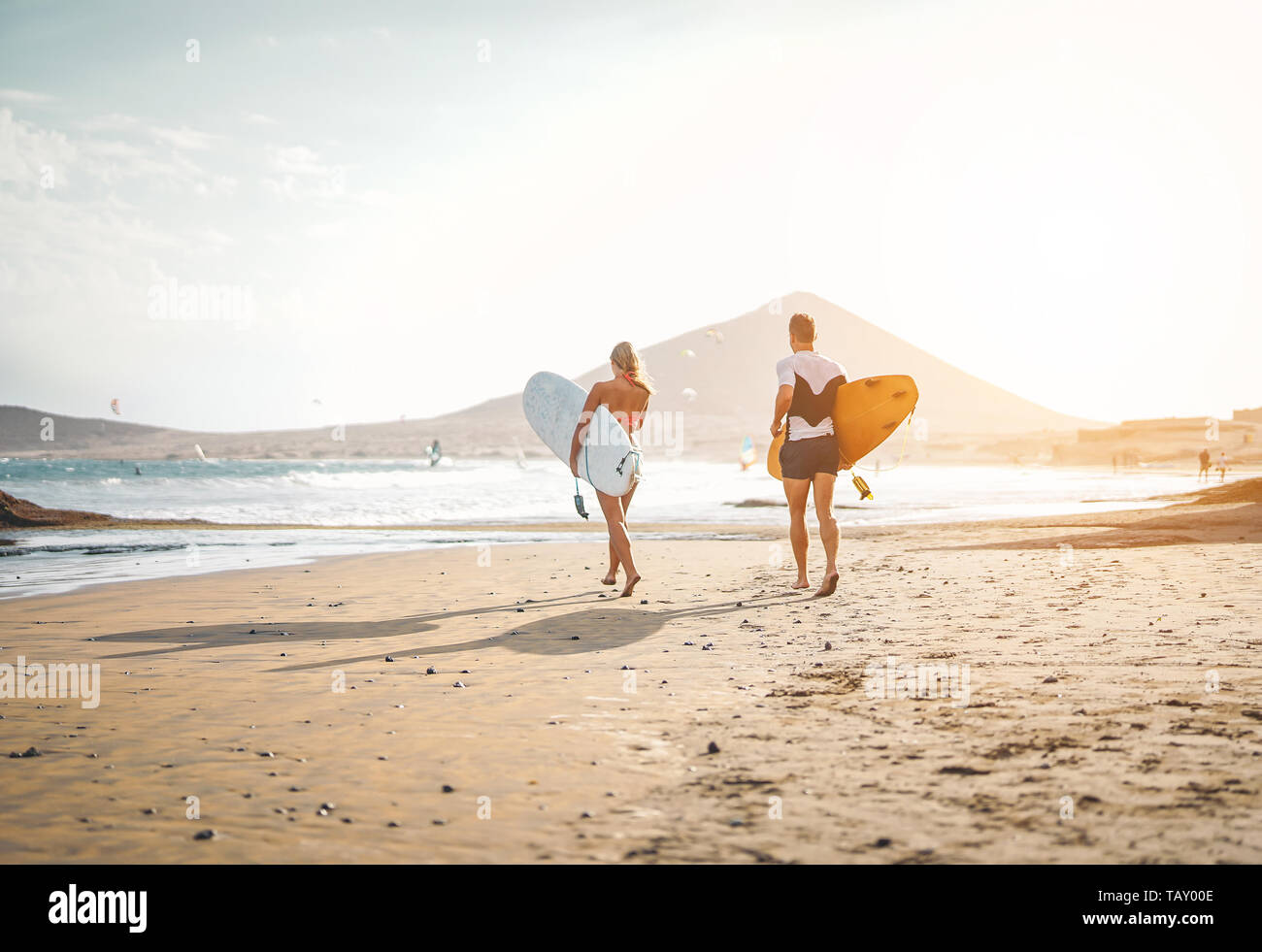 Surfer running with board hi-res stock photography and images - Alamy