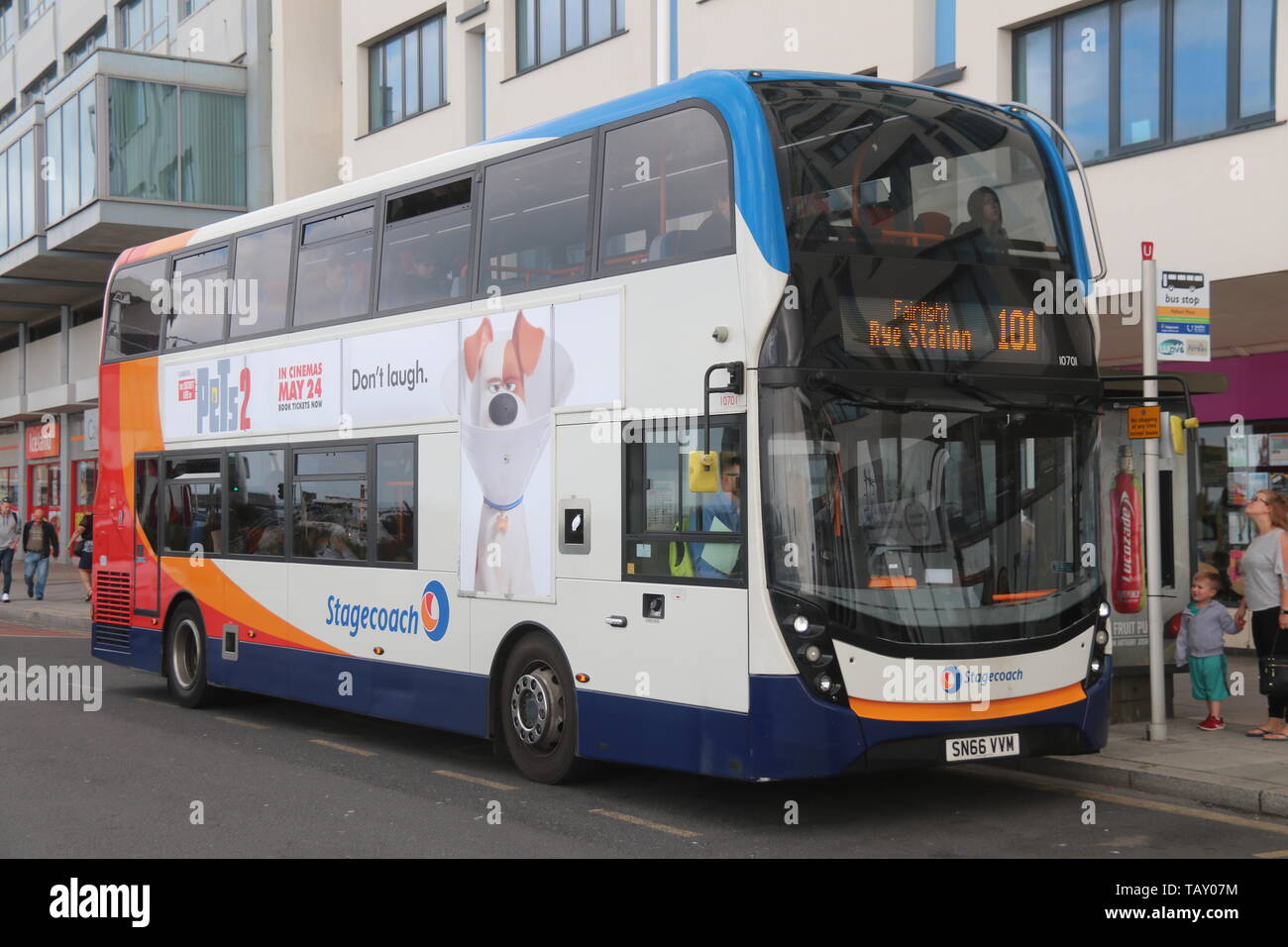 Adl alexander dennis enviro 400 hi-res stock photography and images - Alamy