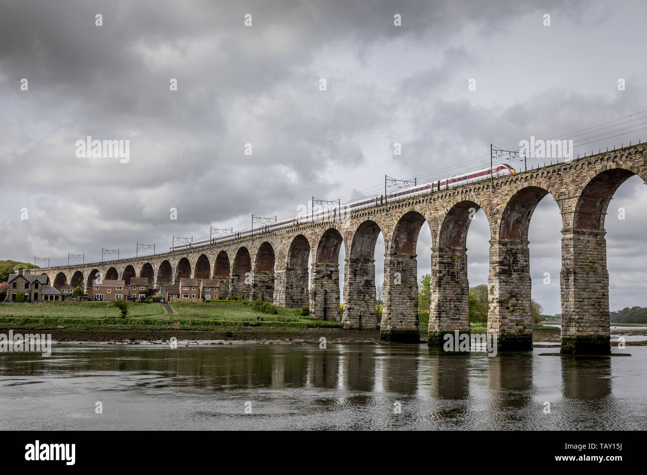 LNER Azuma, Royal Border Bridge, Berwick upon Tweed, Northumberland ...