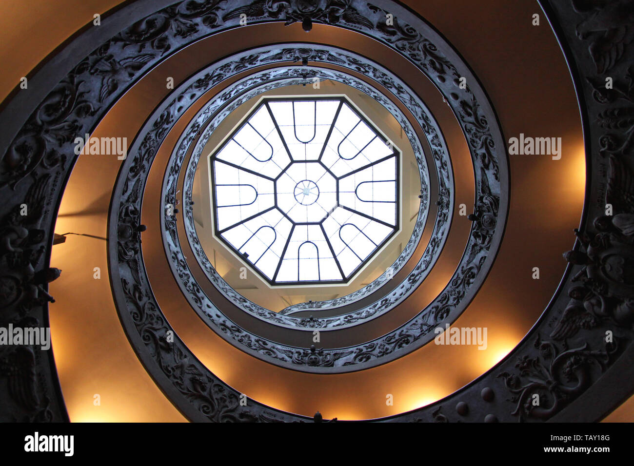 Double helix stairway hi-res stock photography and images - Alamy